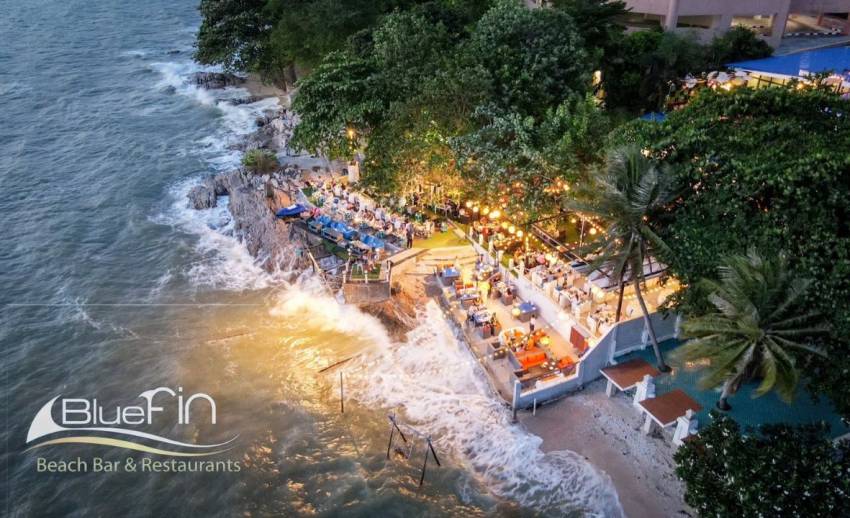 ชี้เป้า! ร้านอาหารติดทะเล วิวหลักล้าน ราคาย่อมเยา "Bluefin Beach Bar ...